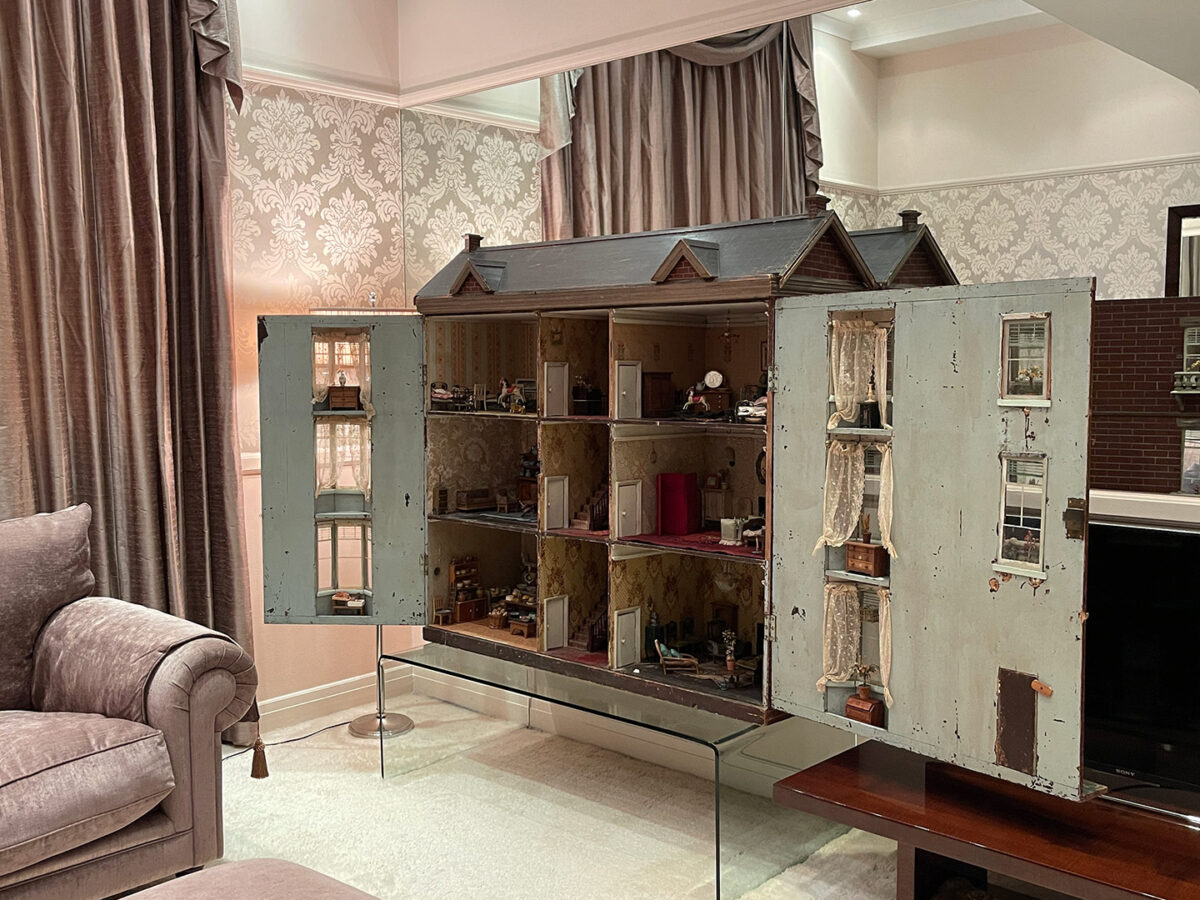 Extra Large Antique Victorian Dolls House c.1880 - Antiquedollshouse