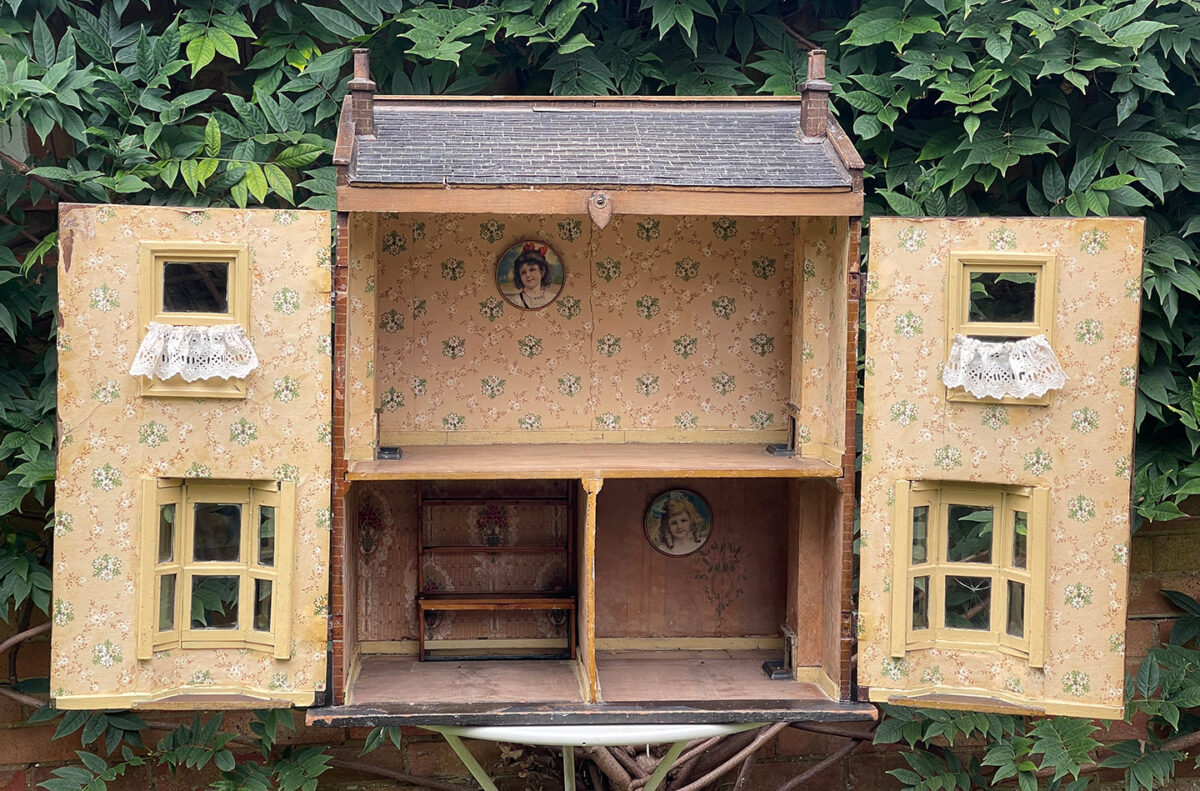 Antique Edwardian Dolls House c.1900 - Antiquedollshouse
