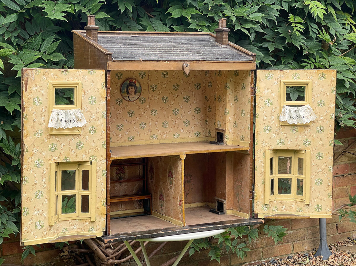 Antique Edwardian Dolls House c.1900 - Antiquedollshouse