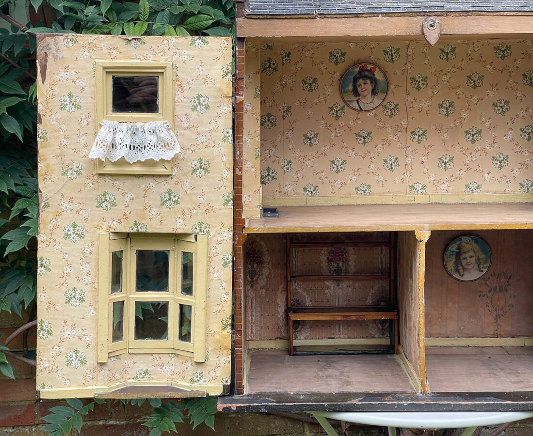 Antique Edwardian Dolls House c.1900 - Antiquedollshouse