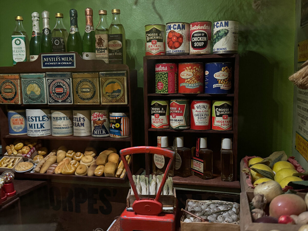 Vintage Grocer's Shop Diorama c.1930's - Antiquedollshouse