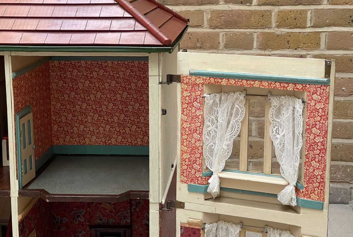 Vintage Double-Sided Dolls House from 1929 - Antiquedollshouse
